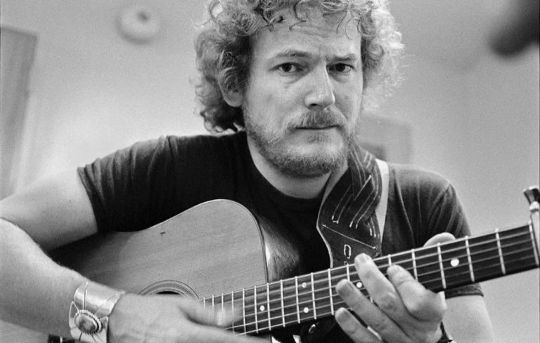 Gordon Lightfoot – The Wreck of the Edmund Fitzgerald – Oldies but Goodies
