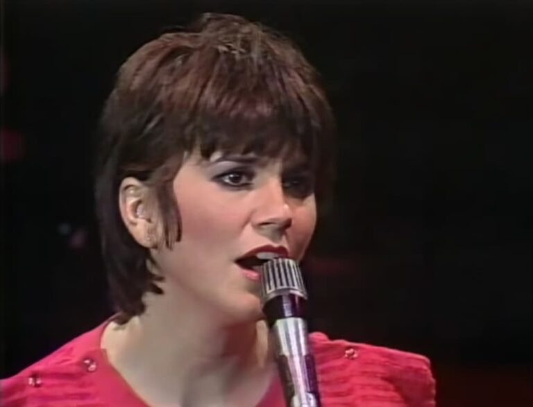 Linda Ronstadt – Faithless Love (Live at Television Center Studios ...